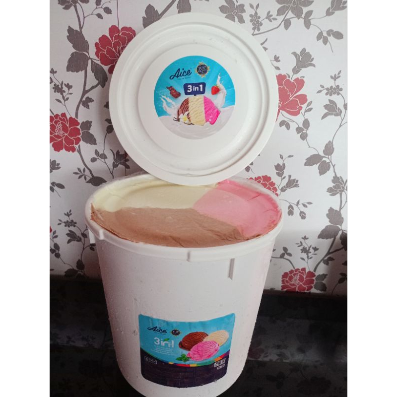 Jual ES KRIM / ICE CREAM AICE NEOPOLITAN TIGA RASA 8 LTR SURABAYA ...