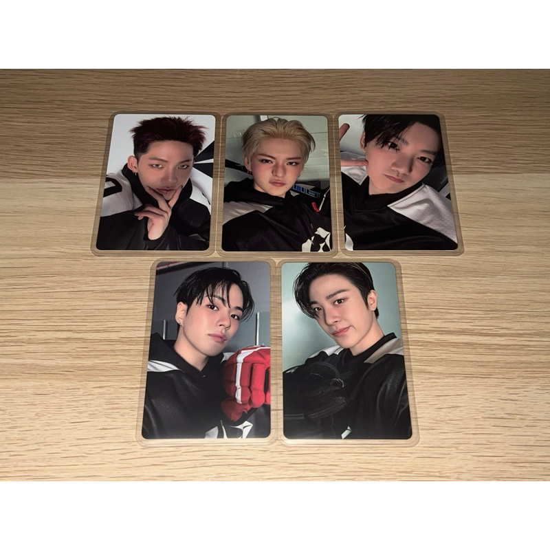 Jual TREASURE SEASON’S GREETING 2025 RANDOM SELFIE PHOTOCARD VER. B ...