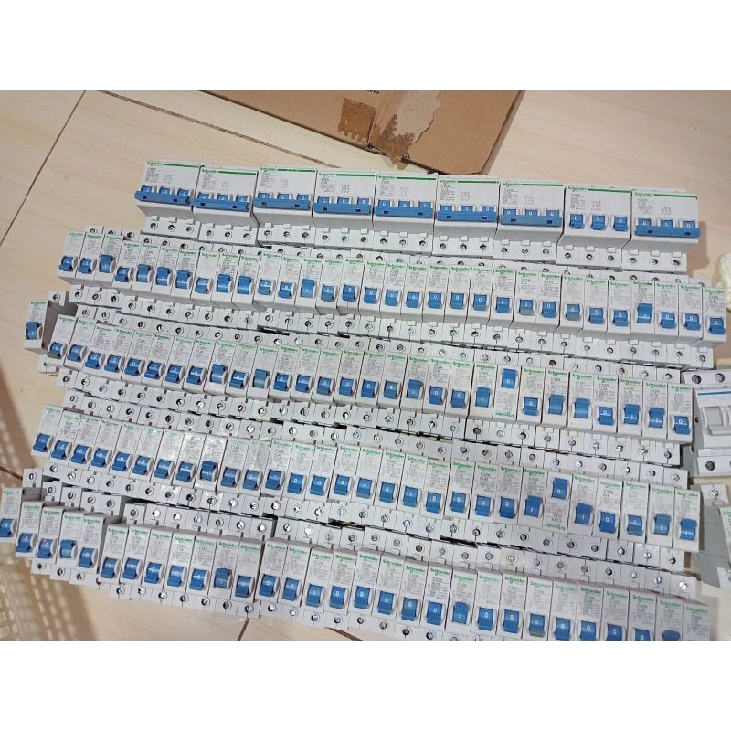 Jual MCB PLN orginal 1pas 2a 4a barang second siap pakek di jamin ...