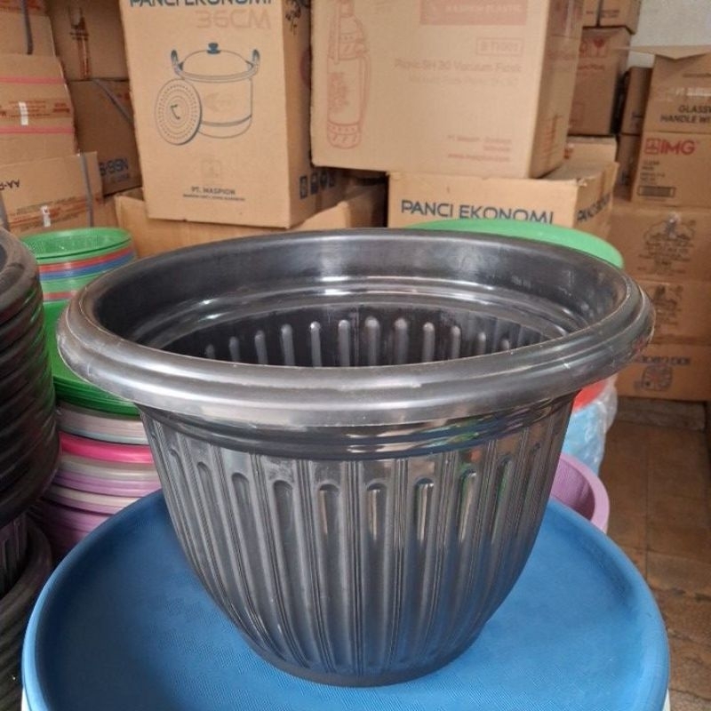 Jual Pot Bunga Plastik Ukuran 40 / Pot Bunga Ukuran 40 Warna Hitam ...