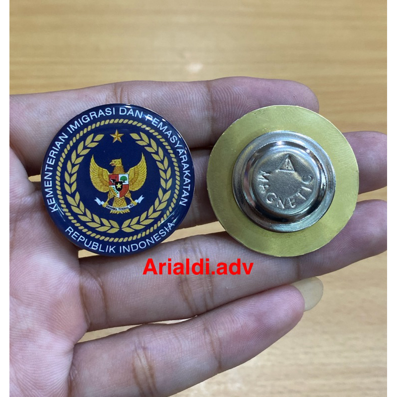 Jual pin KEMENIMIPAS terbaru kuningan dilapis resin magnet pin imipas logo terbaru magnet ...