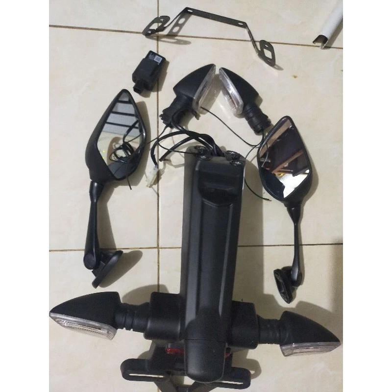 Jual sepakbor belakang Yamaha R15 V3 sepion sen sen satu set 5 macam ...