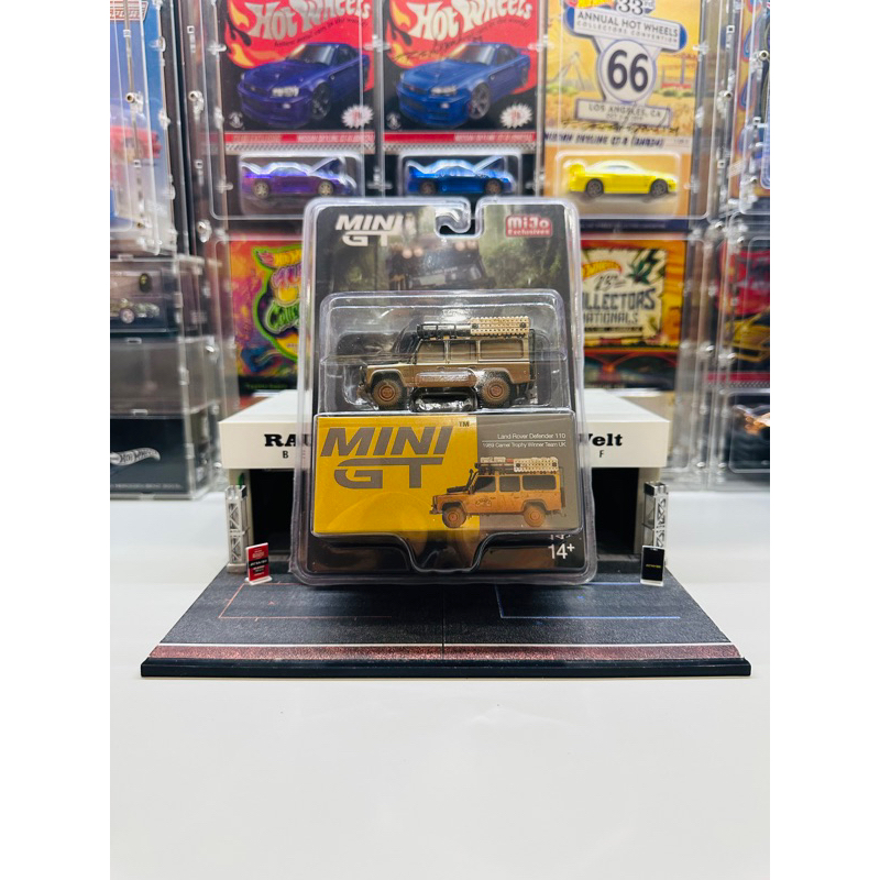 Jual Mini GT CHASE No 221 Land Rover Defender 110 Dirty Camel Trophy ...