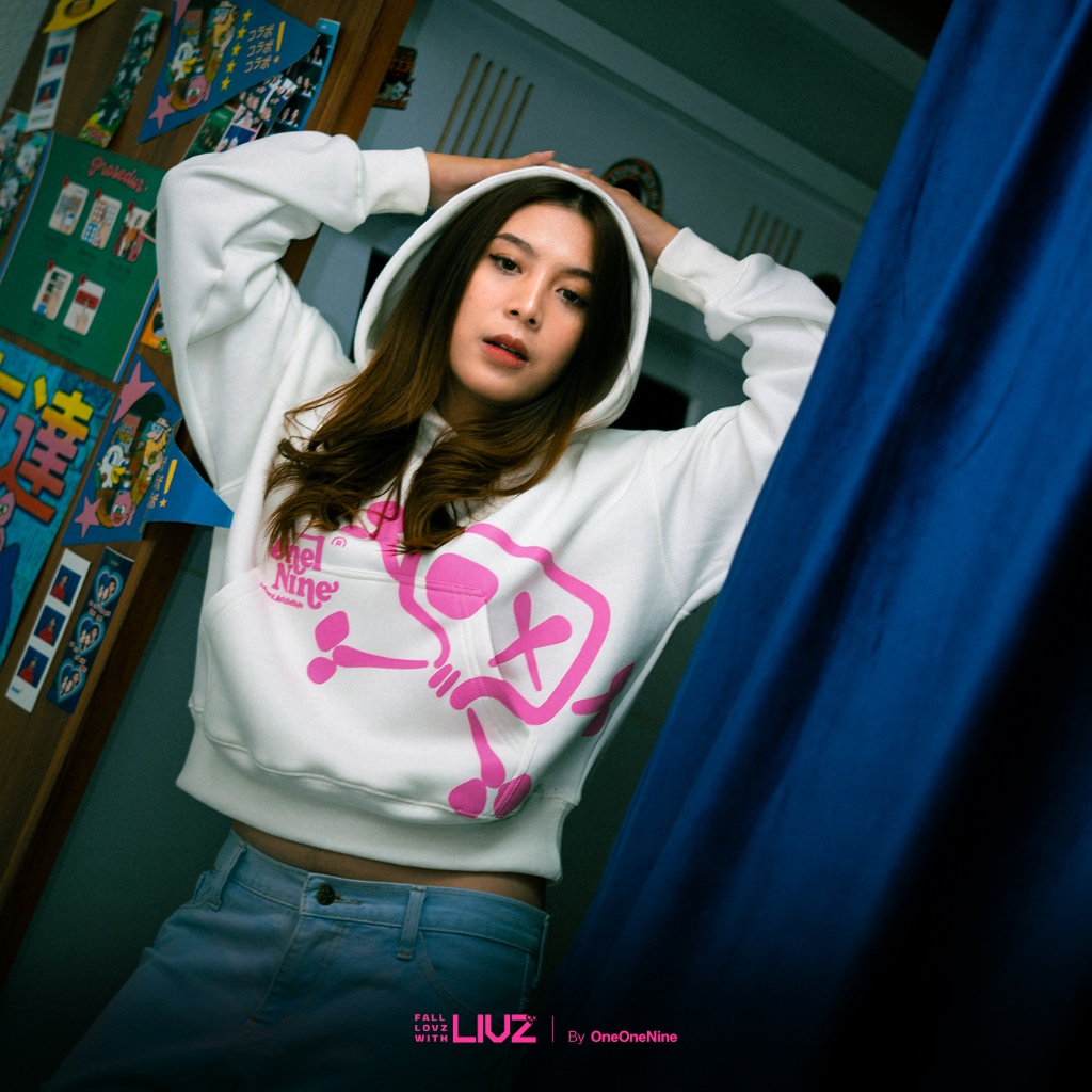 Jual Oneonenine Livz Hoodie Crop Top Luxe White - Sweater Crop Wanita ...