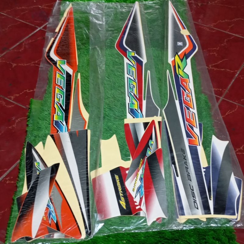 Jual Striping VEGA R - Stiker sticker body emblem decal Yamaha Vega R ...