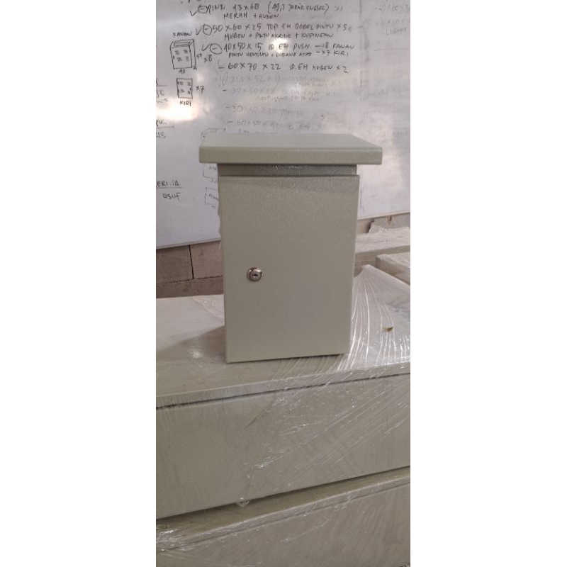 Jual Box Panel Outdoor topi 20x30x15 30x20x15 ventilasi | Shopee Indonesia