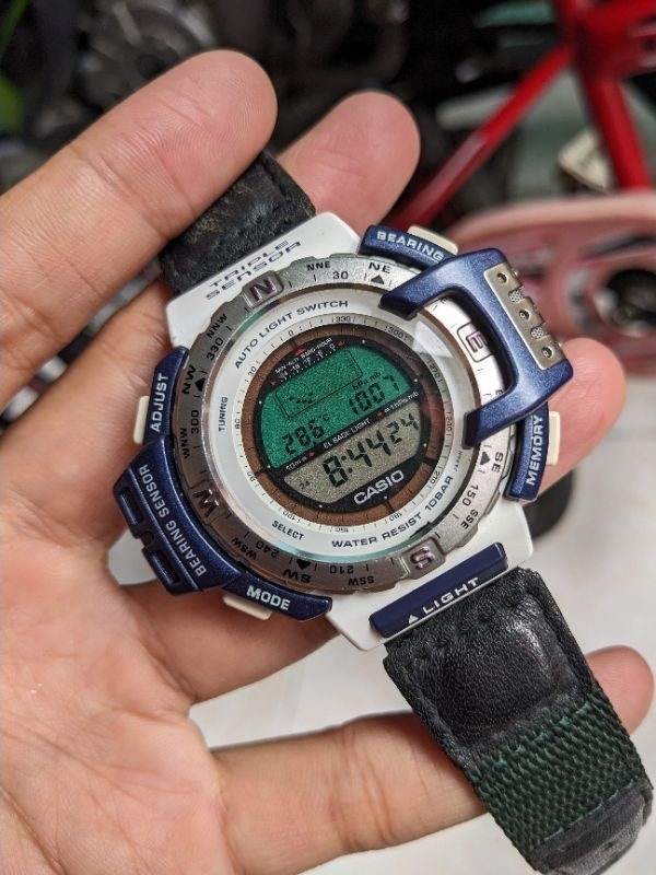 Jual Casio Protrek PRT 40 white warna langka | Shopee Indonesia
