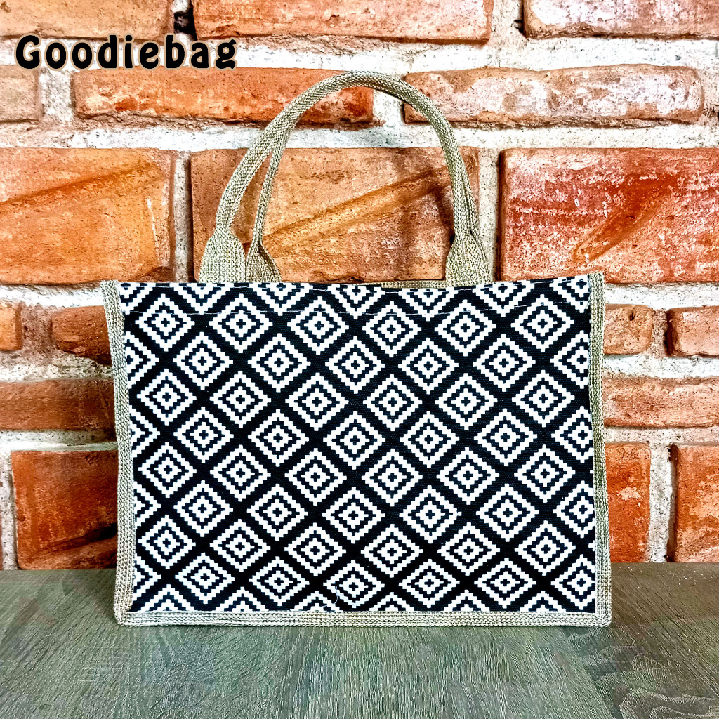 Jual TOTE BAG GONI BATIK HITAM PUTIH BAHAN GONI UKURAN BESAR - TOTE BAG ...