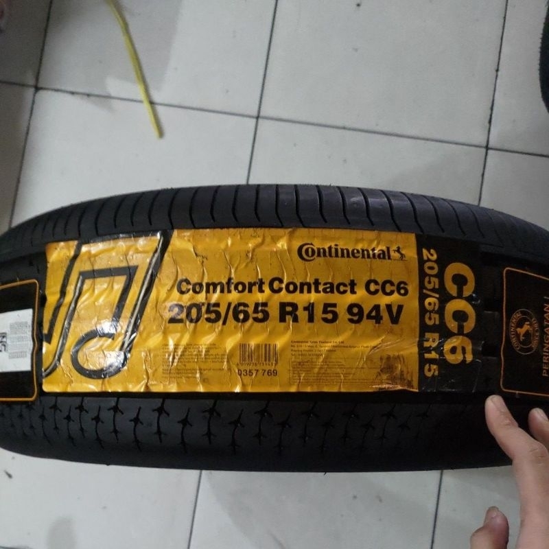 Jual Ban Continental Comfort Contact CC6 205/65/R15 94V Tubeles | Shopee Indonesia