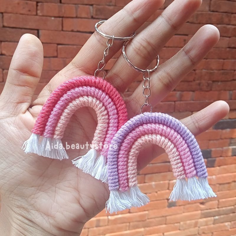 Jual (ukuran 5cm) Gantungan kunci rainbow macrame keychain souvenir bag ...