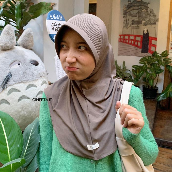 Jual Qineeta - Hiiab Bergo Sport Pad Besar Size M Ori Qineeta/hijab ...