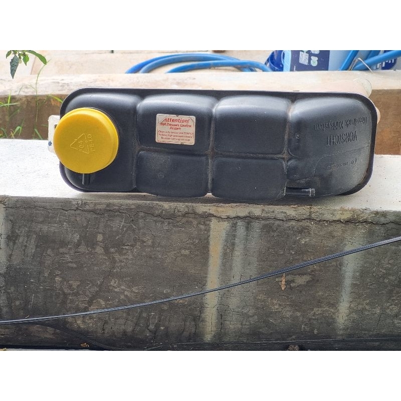 Jual Tabung radiator dan tutup radiaor original mercedes benz w210 part ...