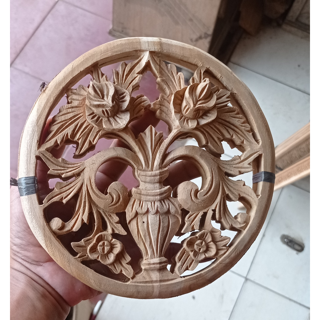 Jual Ornamen Ukir Tempel Bundar Kayu Jati Motif Pot Bunga Diameter 25cm ...