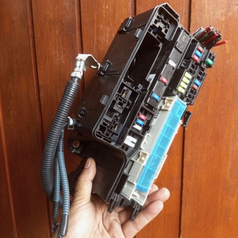 Jual Bok Sekring Toyota Innova Hilux Fortuner 2005 ke atas bensin ...