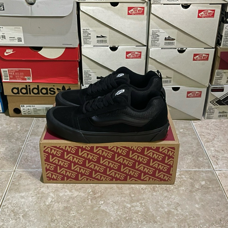 Jual Vans knu skool triple black (Resmi PT NAVYA) | Shopee Indonesia
