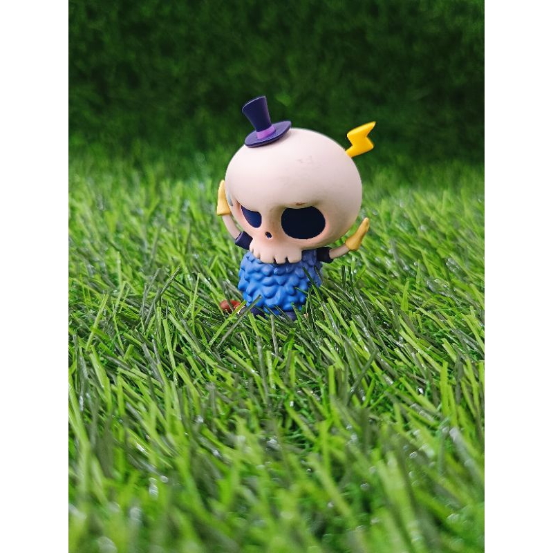 Jual POP MART ACTION FIGURE TOY LABUBU blue skeleton | Shopee Indonesia
