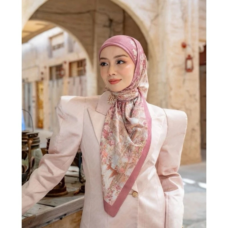 Jual HIJAB BUTTON SCARVES JILBAB SEGI EMPAT MOTIF DUBAI SERIES | Shopee ...