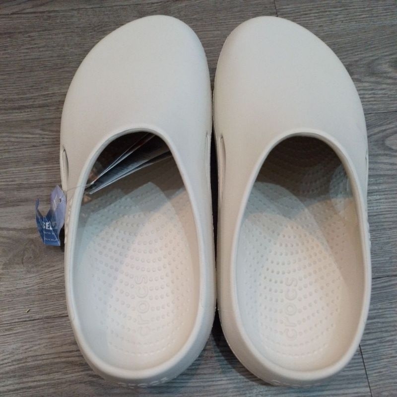 Jual SANDAL CROCS MELLOW RECOVERY CLOG 208493-160 | Shopee Indonesia