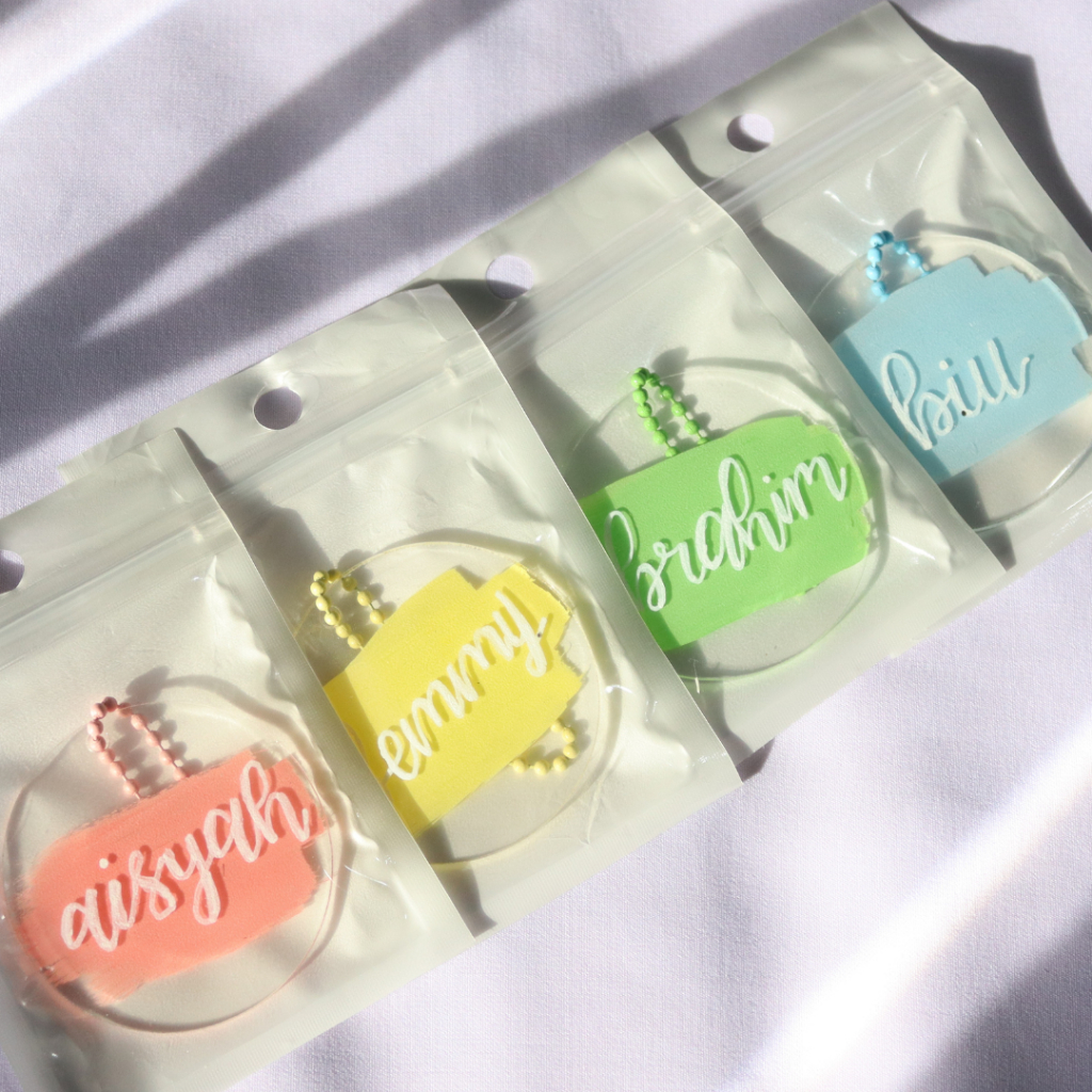 Jual Handmade Custom Name Acrylic Keychain / gantungan kunci Akrilik ...