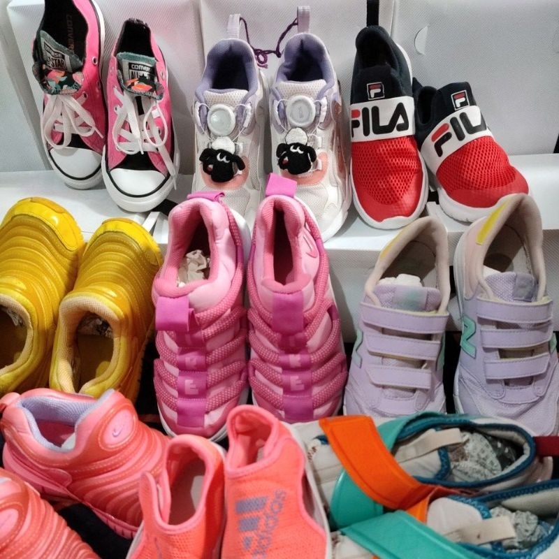 Jual sepatu second 80k +admin | Shopee Indonesia