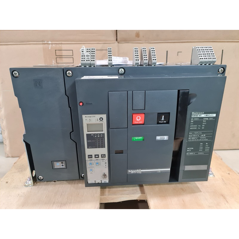 Jual ACB NW40H1 SCHNEIDER 4000A 4 POLE KOMPLITE MOTOR GEAR UVT SHUN ...