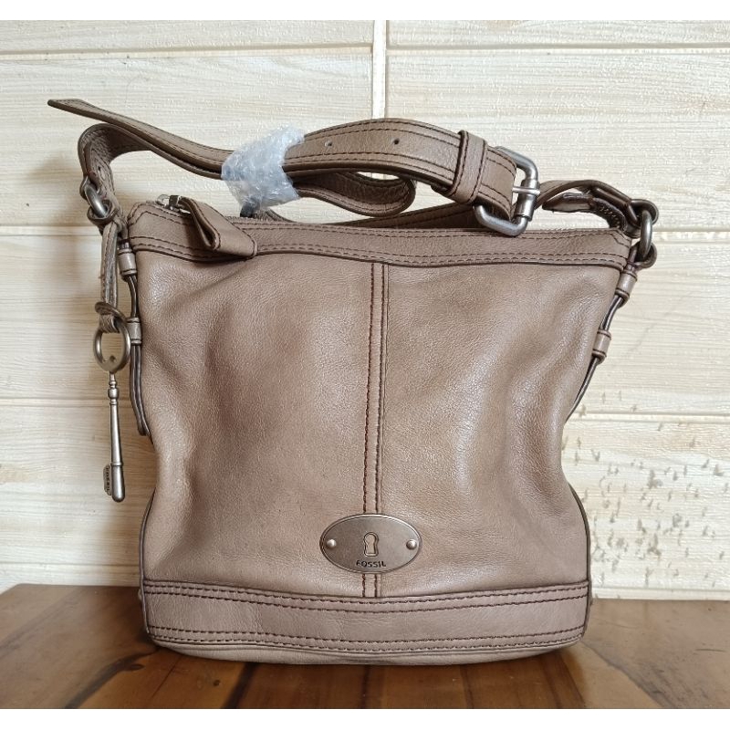 Jual Fossil Maddox Bucket S with 10cm key | Shopee Indonesia