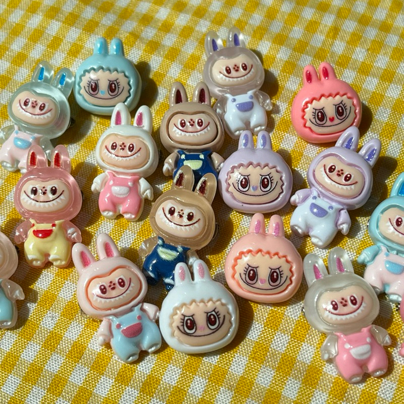 Jual Bros dagu labubu / pin hijab labubu / bros karakter labubu / Bros ...