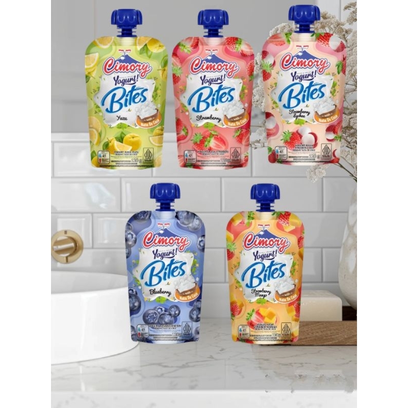 Jual Cimory Yoghurt Squeeze Bites Strawberry Manggo / Strawberry Nata ...