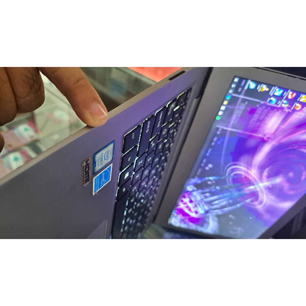 Jual Laptop ASUS Zenbook UX330 SLIM core i7 GEN 7 ram 8gb Keyboard ...