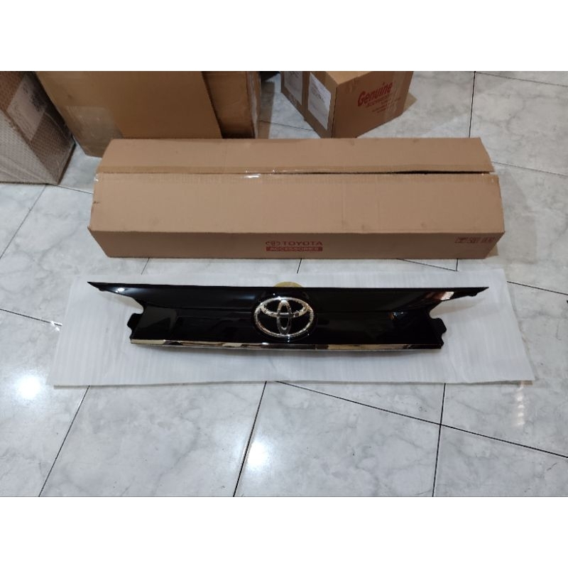 Jual trunklid lis pintu bagasi garnish back door innova reborn 2016 ...