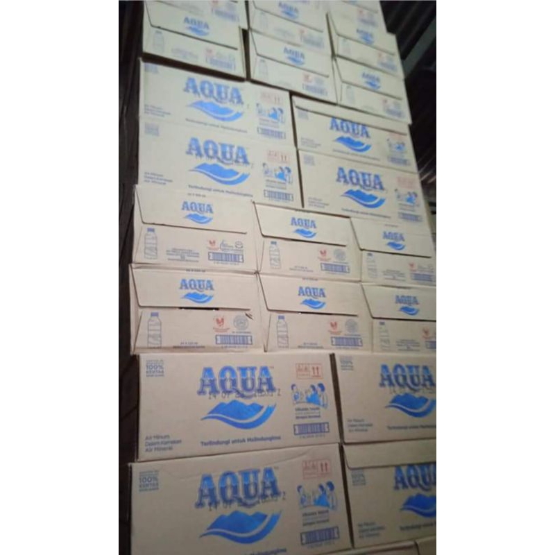 Jual AQUA BOTOL AIR MINERAL 600ML ISI 24 BOTOL PER DUS | Shopee Indonesia