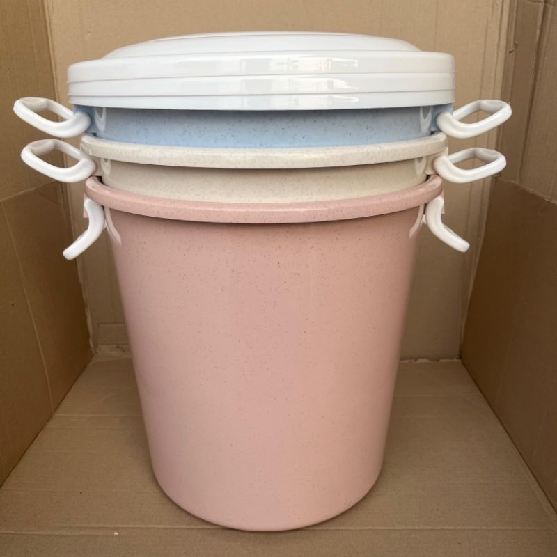 Jual Ember tutup estetik 35 liter hyper keramik helmut | Shopee Indonesia