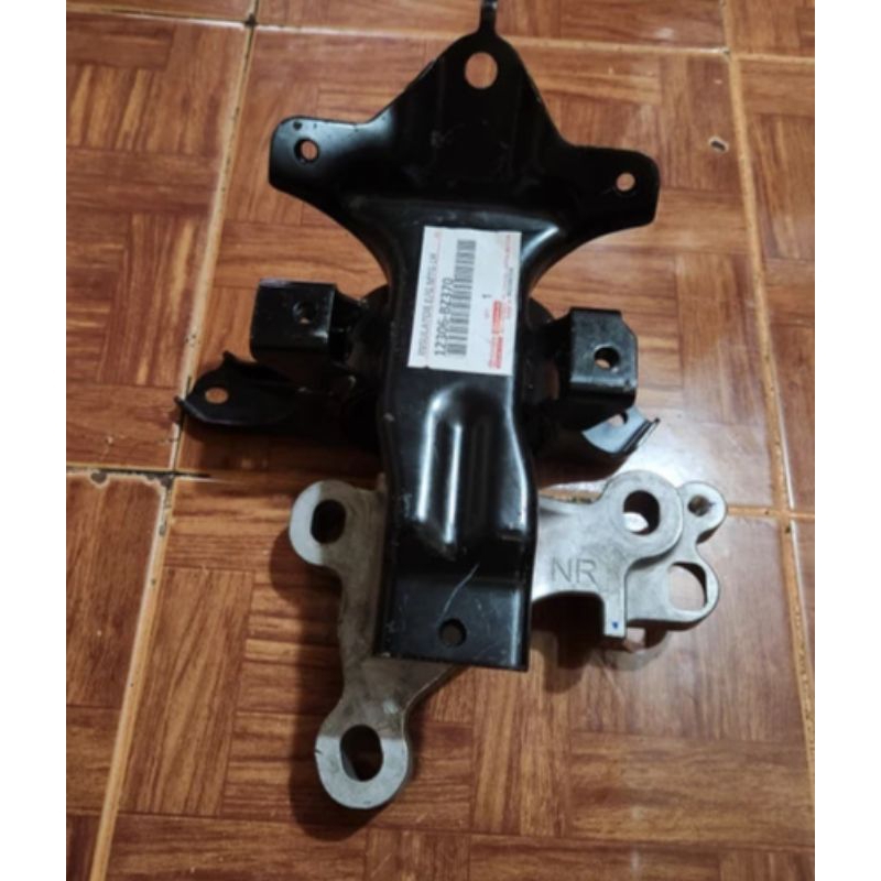 Jual Engine mounting dudukan mesin toyota raize rocky kiri matic asli ...