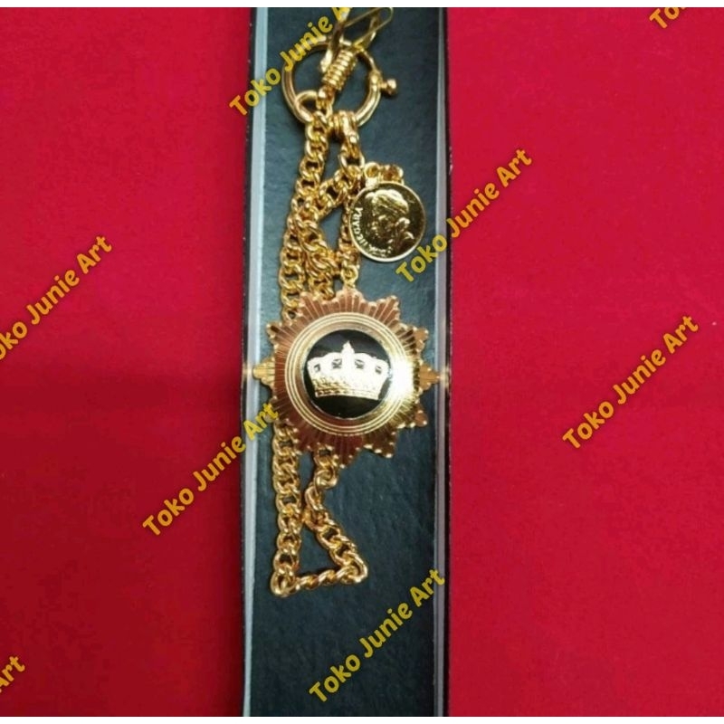 Jual BROS PIN RANTAI BESKAP MAHKOTA RAJA SEPUH EMAS | Shopee Indonesia
