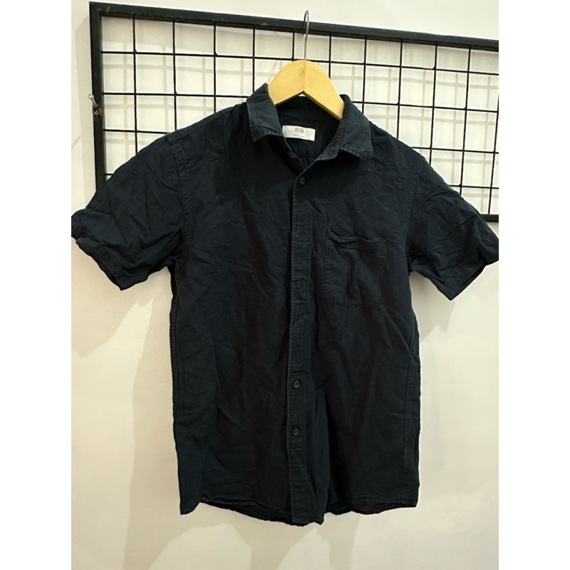 Jual kemeja linen uniqlo hitam corcoal mulus | Shopee Indonesia