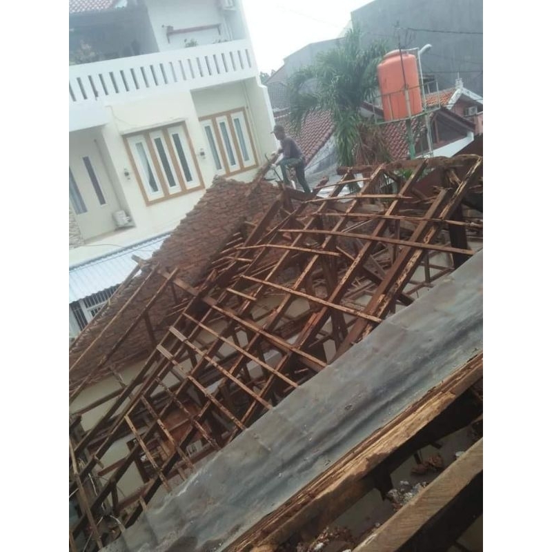 Jual Renovasi rumah bongkar atap lama ganti rangka baja ringan genteng ...