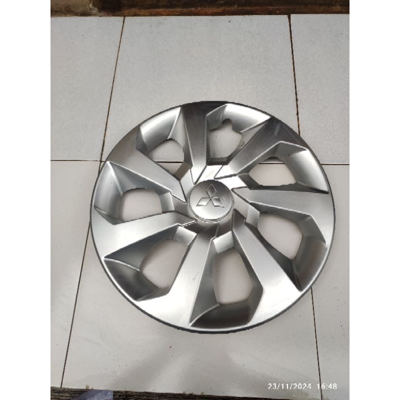Jual Wheel Dop Mitsubishi Xpander R15 Original 1pcs Second Ori | Shopee ...