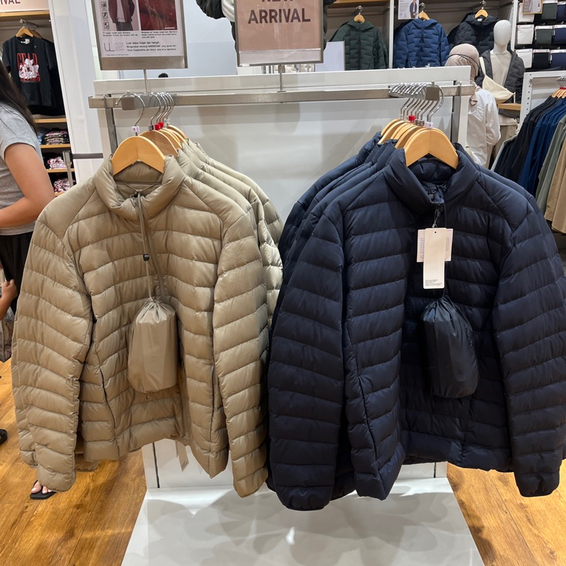 Jual jaket ultra light down uniqlo cowok | Shopee Indonesia