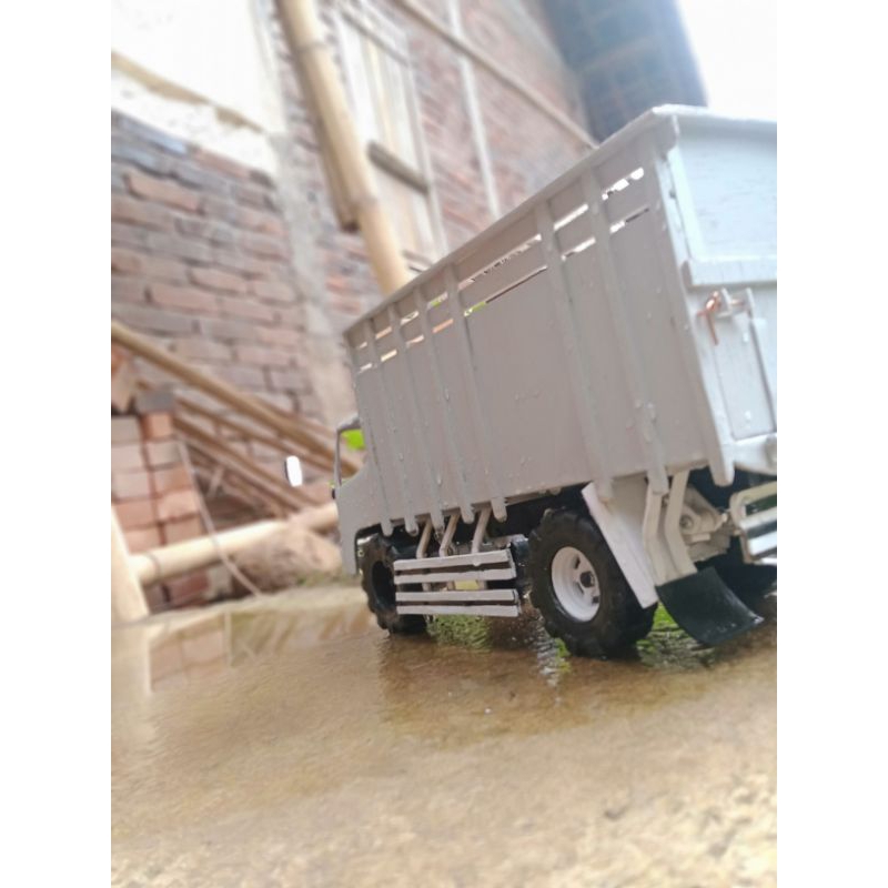 Jual MINIATUR TRUK CANTER MODIF SKALA TRUK PLASTIK | Shopee Indonesia