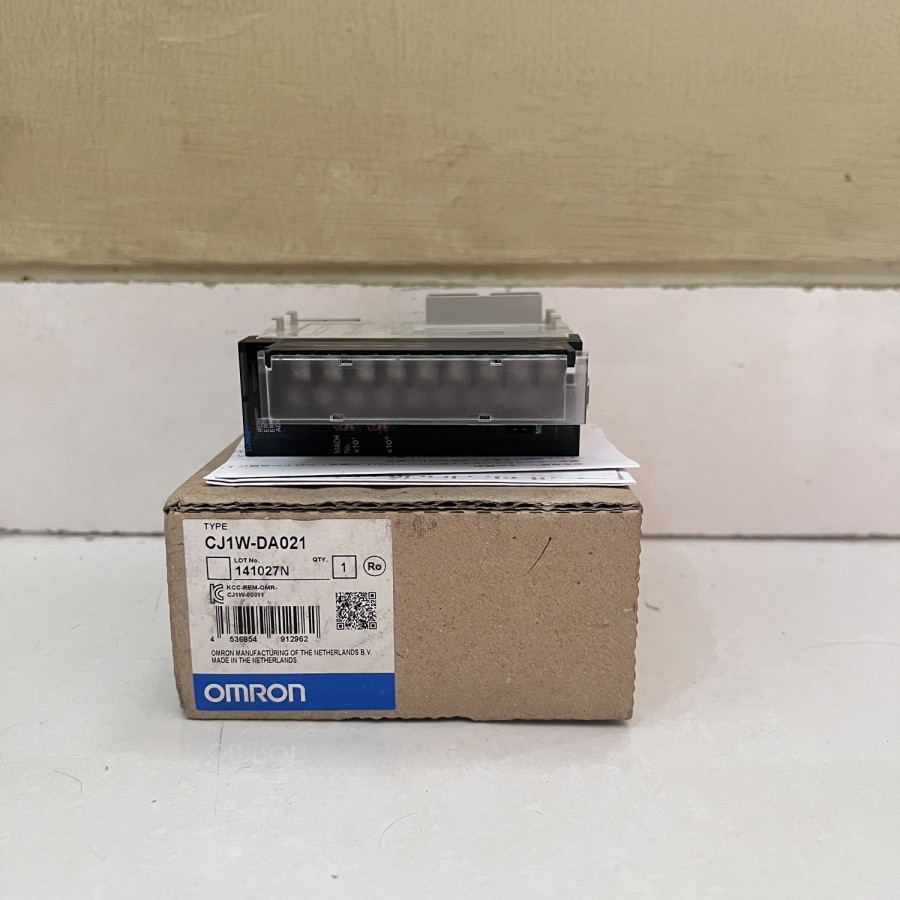 Jual CJ1W-DA021 Omron PLC Analog Output Modul CJ1WDA021 | Shopee Indonesia
