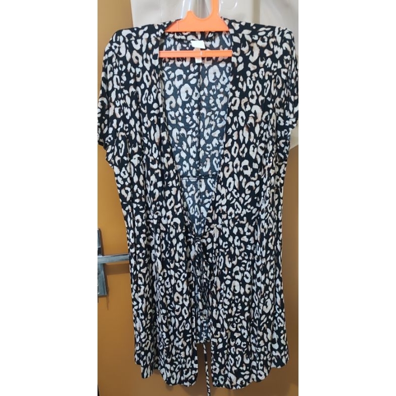 Jual H&M Outer Hitam Batik XL | Shopee Indonesia
