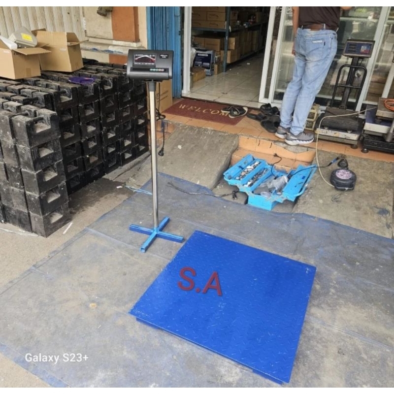 Jual TIMBANGAN LANTAI DIGITAL SONIC A12E DISPLAY DRPAN BELAKANG UKURAN size plat form 80cm x ...