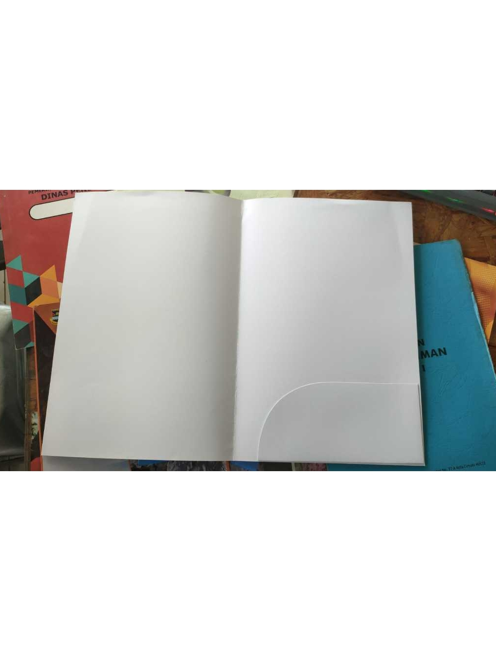 Jual Cetak Map Folder Ukuran A4 Custom Design & Warna Map Perusahaan ...