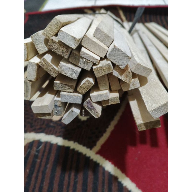 Jual List Kayu Reng 1x2 panjang 100cm kayu solid Jenitri,Manglid,mahoni ...