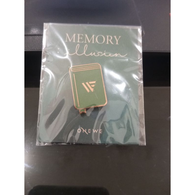 Jual BADGE ONEWE OFFICIAL MEMORY : ILLUSION | Shopee Indonesia