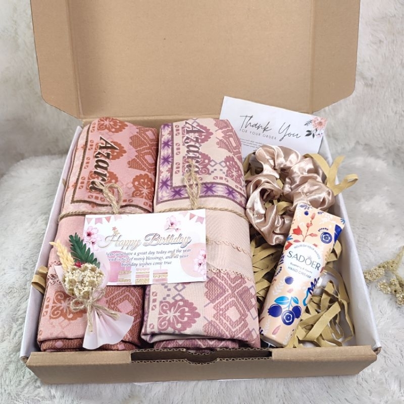 Jual La dreamy kado hijab - gift box hijab motif - hampers hijab ...