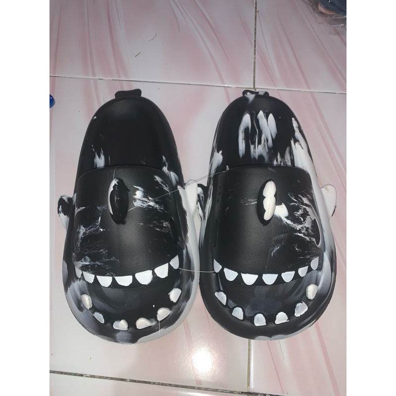 Jual Sendal Pria Ikan Hiu (New) | Shopee Indonesia