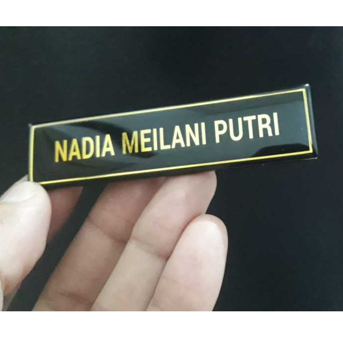 Jual Name Tag Gold / Emas, Garis Kotak, akrilik 2mm hitam (Pin Nama ...