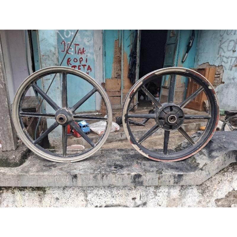 Jual velg depan belakang palang 8 lurus rcb racing one pnp keluarga ...