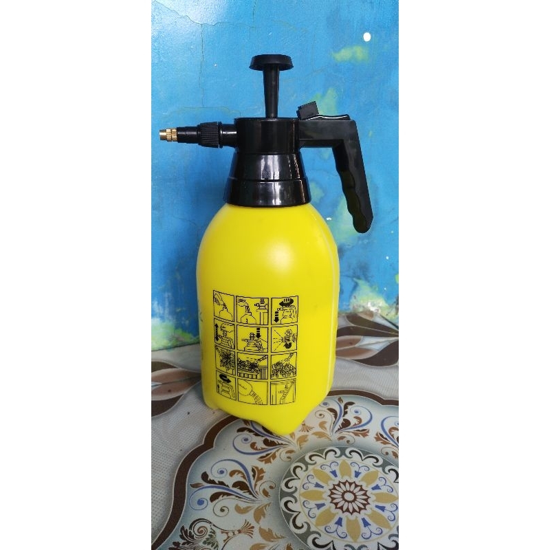 Jual SPRAYER 2 Liter cocok untuk berkebun di pekarangan rumah, mandikan ...